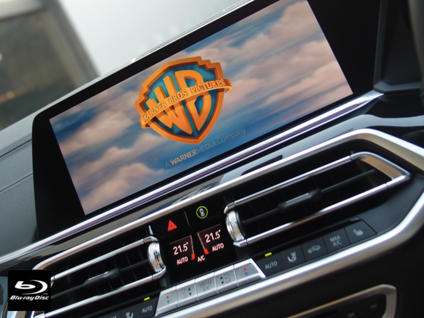 BMW｜iD7純正ナビをもっと使いやすく！全画面・Blu-ray・HDMI入力・ミラーリング・後席モニター・地デジ！ | タカシンブログ