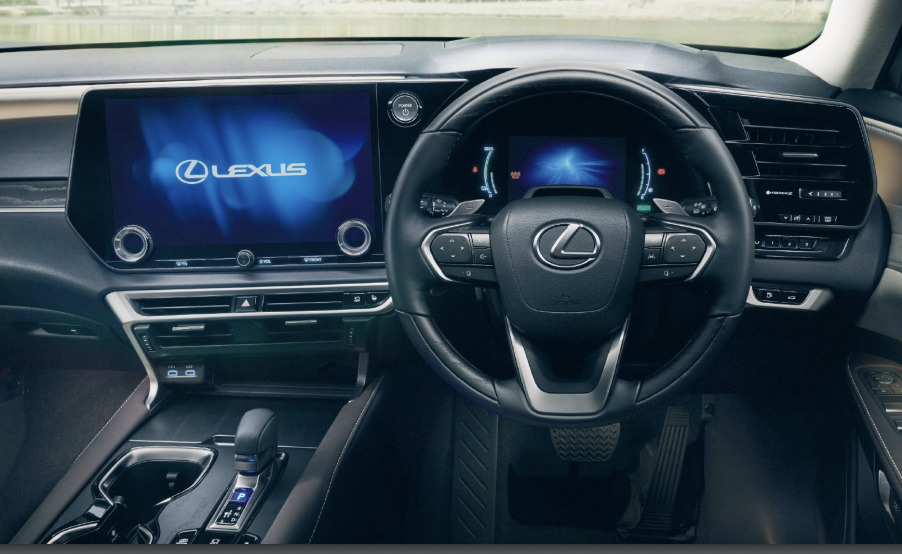 レクサスRX・NX【カスタマイズ】｜ディスプレイオーディオにBlu-rayプレーヤーを接続！ミラーリングしたYouTubeやアマプラも楽しめる ...